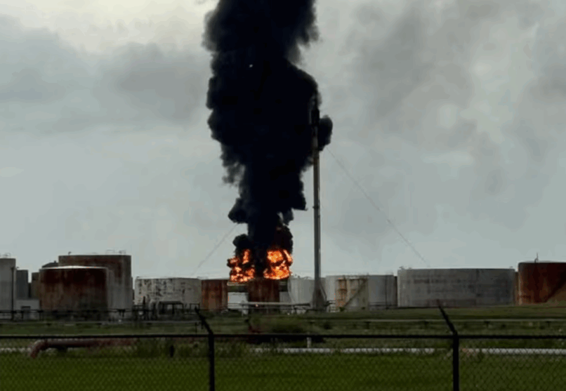 USA – Lightning Strike Sparks Tank Fire at CITGO’s Lake Charles ...
